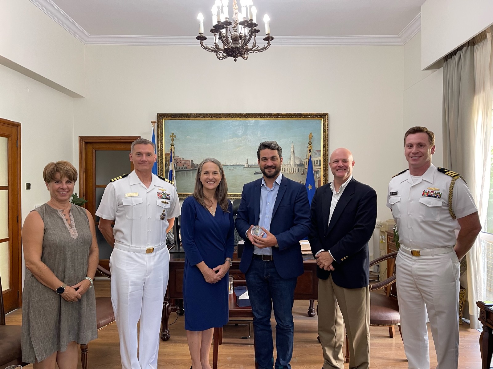 Ο Αντιπεριφερειάρχης, ο Δήμαρχος και ο Πρόεδρος του Επιμελητηρίου ...